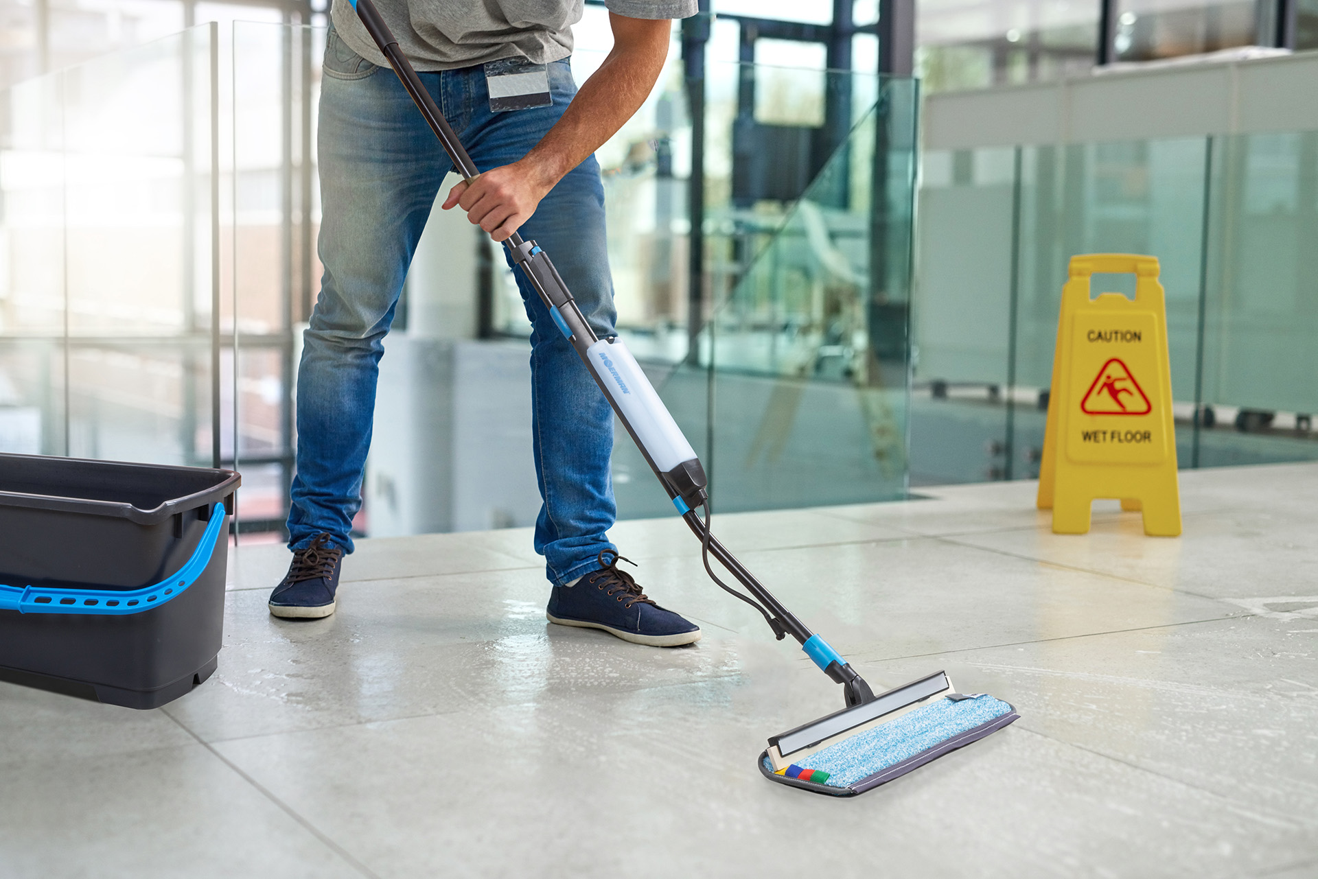 Cleaning in hotels, bars and hospitality with Carabao Mop | Moerman ...